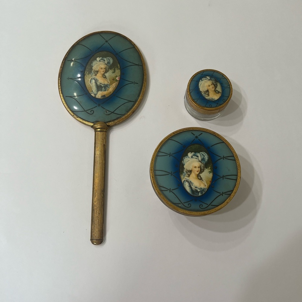 Victorian Era 1910s 3 Piece Antique Vanity Set. ( Jar… - Gem